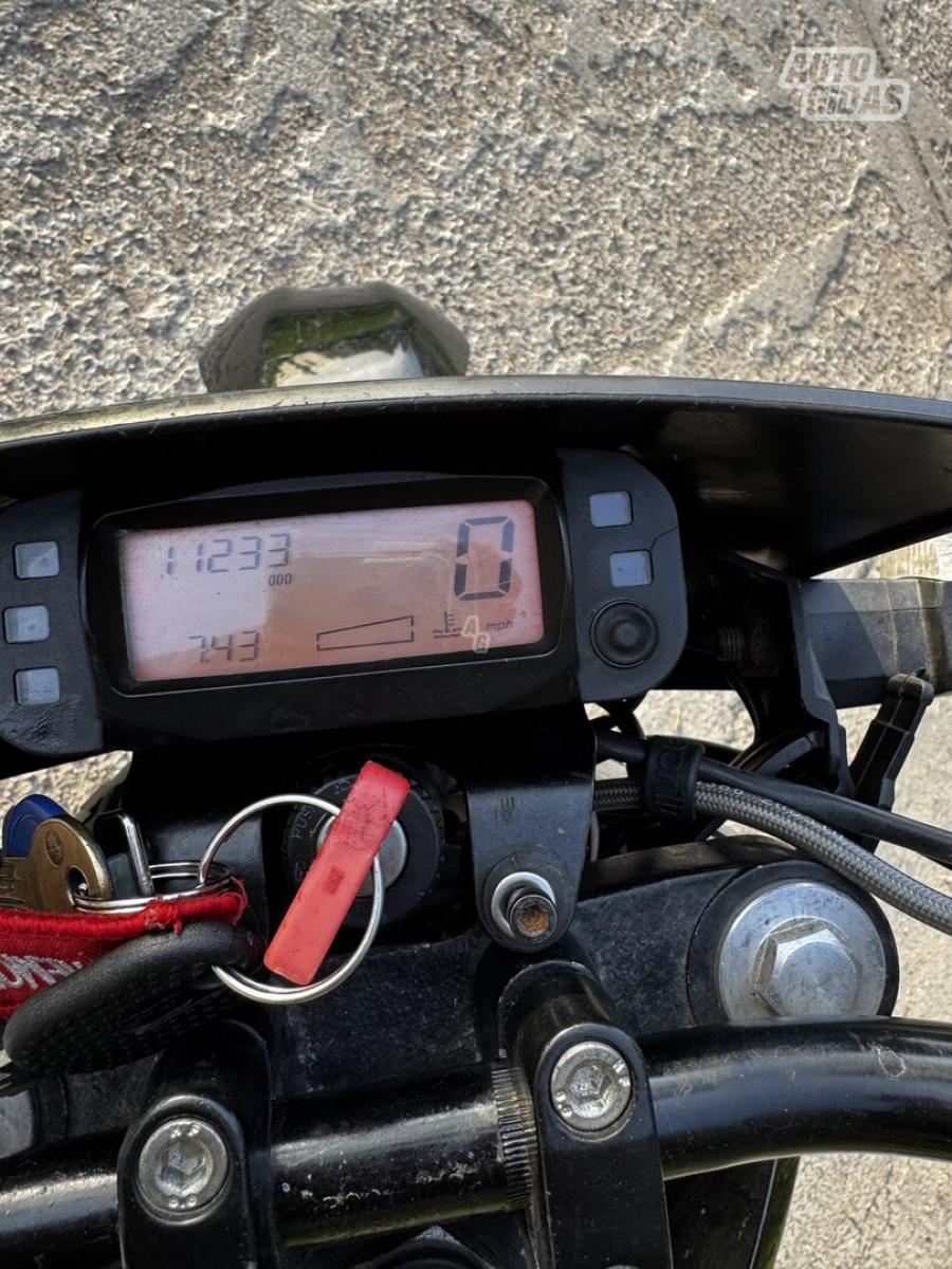 Melns Derbi Senda 2020 Viļņa, ar dzinēja tilpumu 0.05 L un nobraukumu 11 tūkst. km par 1999 €, foto 12 vietnē AUTOMOTO.COM.LV