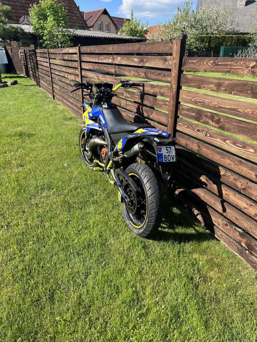 Blue Derbi Senda 2017 in Akmene, with an engine capacity of 49.00 L and mileage of 25 thousand km for 1700 €, photo 3 on AUTOMOTO.COM.LV