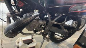 Derbi Senda 1998 Viļņa, ar dzinēja tilpumu 50.00 L un nobraukumu 20 tūkst. km par 600 €, foto 6 vietnē AUTOMOTO.COM.LV