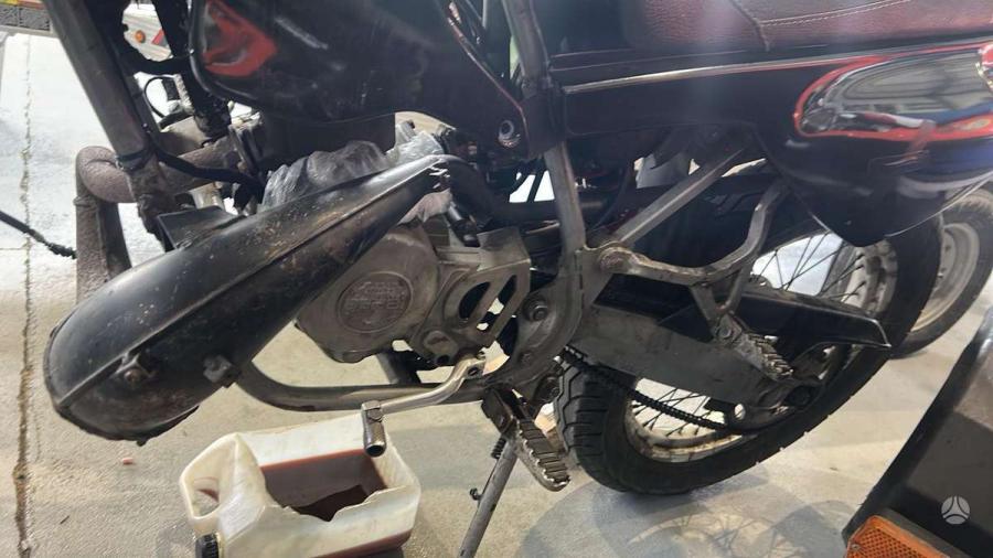 Derbi Senda 1998 Viļņa, ar dzinēja tilpumu 50.00 L un nobraukumu 20 tūkst. km par 600 €, foto 6 vietnē AUTOMOTO.COM.LV