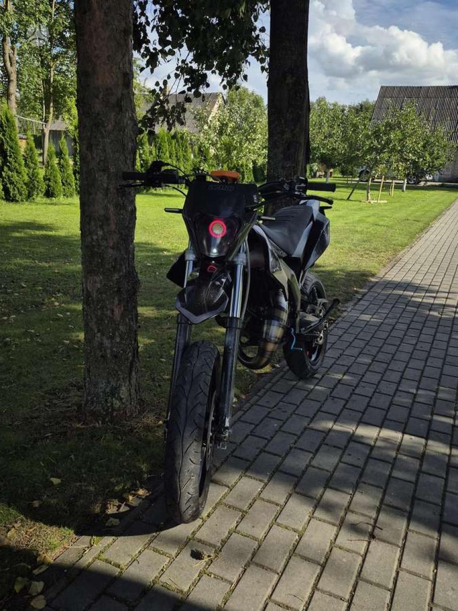Derbi Senda 2002 in Raseiniai, with an engine capacity of 49.00 L and mileage of 10 thousand km for 1750 €, photo 3 on AUTOMOTO.COM.LV