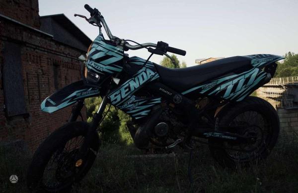 Derbi Senda 2010 Mažeikiai, ar dzinēja tilpumu 49.00 L un nobraukumu 17 tūkst. km par 1400 €, foto 4 vietnē AUTOMOTO.COM.LV