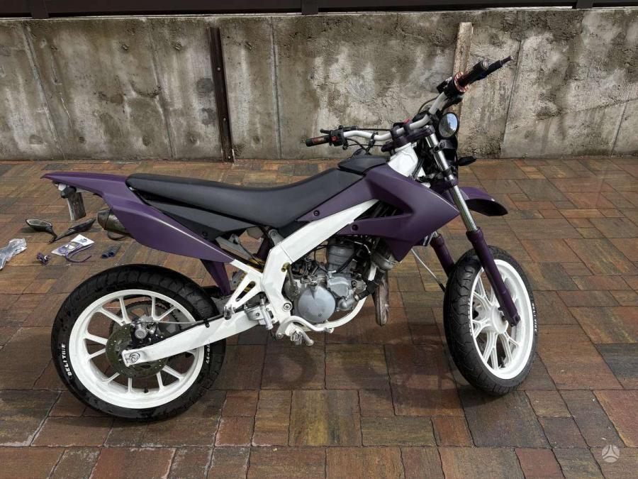 Derbi Senda 2011 in Kaunas, with an engine capacity of 49.00 L and mileage of 10 thousand km for 1670 €, photo 1 on AUTOMOTO.COM.LV