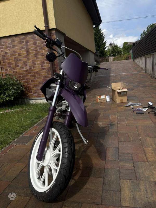 Derbi Senda 2011 in Kaunas, with an engine capacity of 49.00 L and mileage of 10 thousand km for 1670 €, photo 3 on AUTOMOTO.COM.LV