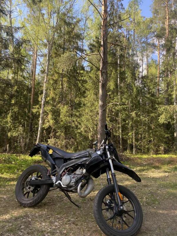 Derbi Senda 2014 Panevēža, ar dzinēja tilpumu 50.00 L un nobraukumu 14 tūkst. km par 1500 €, foto 2 vietnē AUTOMOTO.COM.LV