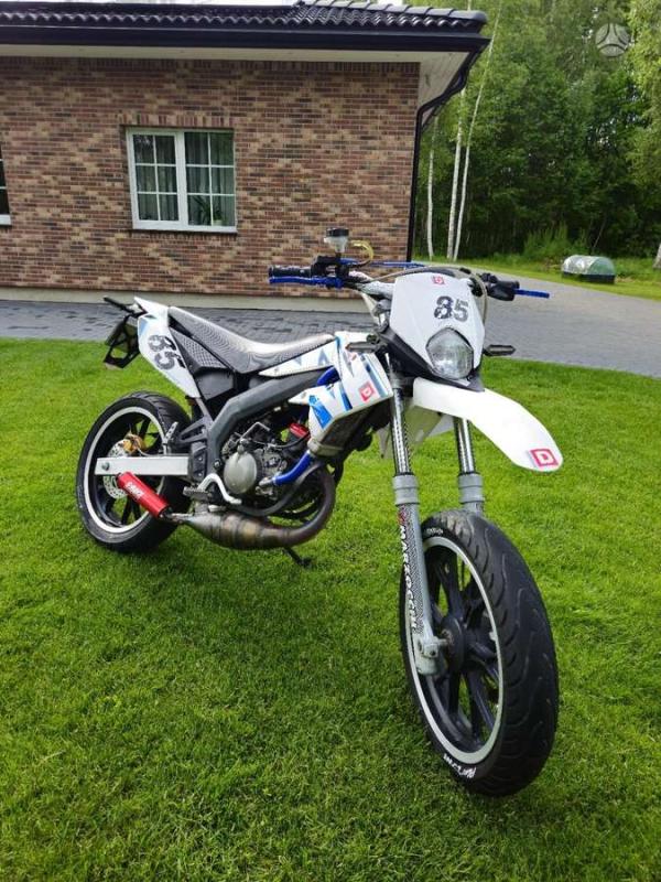 Derbi Senda 2014 Plungė, ar dzinēja tilpumu 49.00 L un nobraukumu 27 tūkst. km par 1650 €, foto 1 vietnē AUTOMOTO.COM.LV
