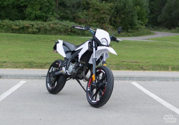 Derbi Senda 2015 Viļņa, ar dzinēja tilpumu 0.05 L un nobraukumu 0 tūkst. km par 1850 €, foto 1 vietnē AUTOMOTO.COM.LV