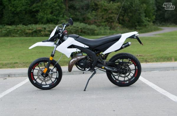 Derbi Senda 2015 Viļņa, ar dzinēja tilpumu 0.05 L un nobraukumu 0 tūkst. km par 1850 €, foto 4 vietnē AUTOMOTO.COM.LV