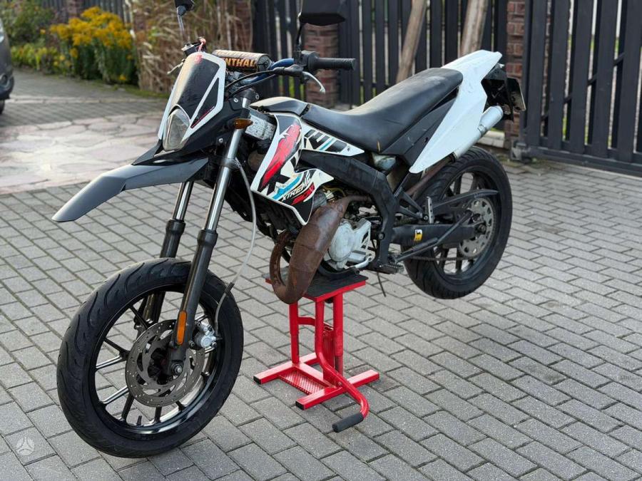Derbi Senda 2016 Vievis, ar dzinēja tilpumu 50.00 L un nobraukumu 11 tūkst. km par 1350 €, foto 1 vietnē AUTOMOTO.COM.LV