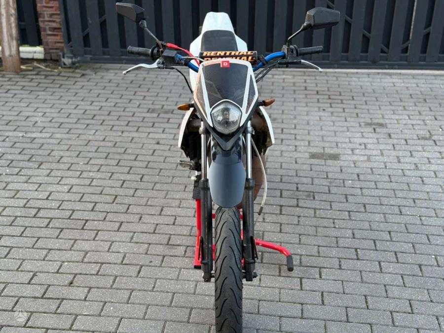 Derbi Senda 2016 Vievis, ar dzinēja tilpumu 50.00 L un nobraukumu 11 tūkst. km par 1350 €, foto 5 vietnē AUTOMOTO.COM.LV
