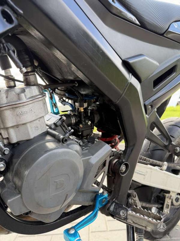 Derbi Senda 2019 Marijampole, ar dzinēja tilpumu 50.00 L un nobraukumu 21 tūkst. km par 1850 €, foto 6 vietnē AUTOMOTO.COM.LV