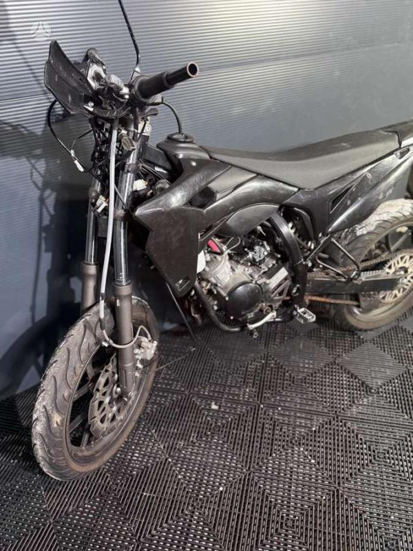 Derbi Senda 2020 Tauragė, ar dzinēja tilpumu 49.00 L un nobraukumu 5 tūkst. km par 1050 €, foto 3 vietnē AUTOMOTO.COM.LV