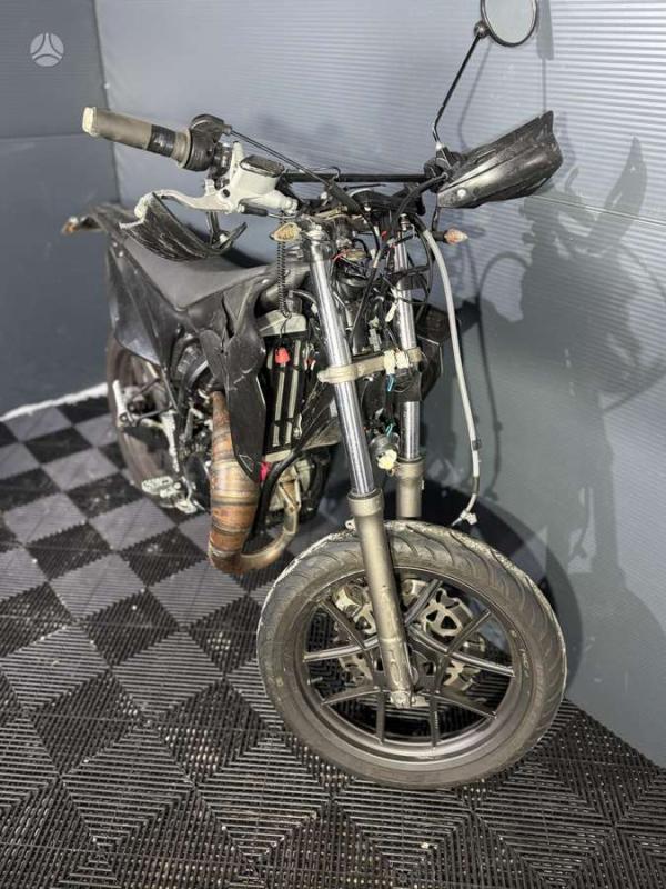 Derbi Senda 2020 Tauragė, ar dzinēja tilpumu 49.00 L un nobraukumu 5 tūkst. km par 1050 €, foto 6 vietnē AUTOMOTO.COM.LV