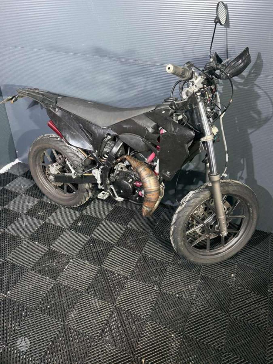 Derbi Senda 2020 in Taurage, with an engine capacity of 49.00 L and mileage of 5 thousand km for 1050 €, photo 7 on AUTOMOTO.COM.LV