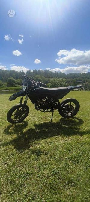 Derbi Senda 2024 in Alytus, with an engine capacity of 49.00 L and mileage of 6 thousand km for 2450 €, photo 5 on AUTOMOTO.COM.LV