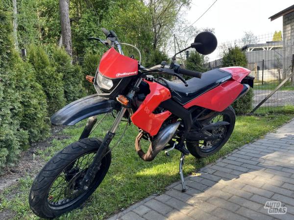 Красный Derbi Senda 2005 в Вильнюс, объемом двигателя 0.05 л и пробегом 15 тыс. км за 1290 €, фото 2 на AUTOMOTO.COM.LV