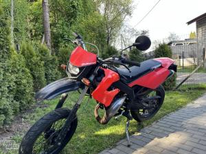 Red Derbi Senda 2005 in Vilnius, with an engine capacity of 0.05 L and mileage of 2 thousand km for 1250 €, photo 8 on AUTOMOTO.COM.LV