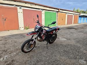 Red Derbi Senda 2007 in Ukmerge, with an engine capacity of 0.05 L and mileage of 18 thousand km for 1300 €, photo  on AUTOMOTO.COM.LV