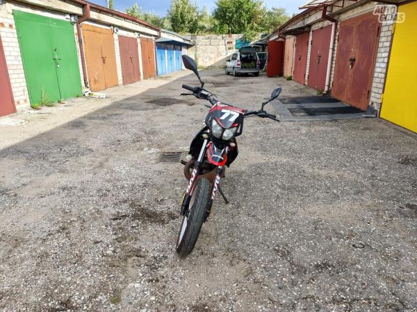 Sarkans Derbi Senda 2007 Ukmergė, ar dzinēja tilpumu 0.05 L un nobraukumu 18 tūkst. km par 1300 €, foto 3 vietnē AUTOMOTO.COM.LV