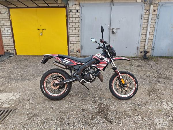 Sarkans Derbi Senda 2007 Ukmergė, ar dzinēja tilpumu 0.05 L un nobraukumu 18 tūkst. km par 1300 €, foto 5 vietnē AUTOMOTO.COM.LV