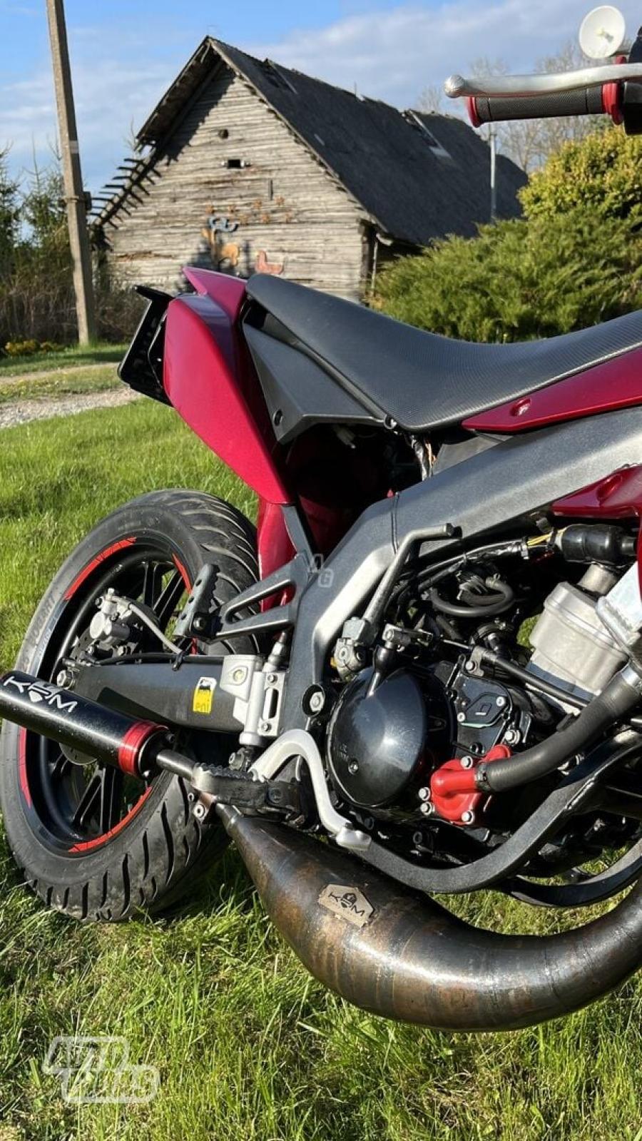 Red Derbi Senda 2016 in Radviliskis, with an engine capacity of 0.05 L and mileage of 11 thousand km for 2600 €, photo 3 on AUTOMOTO.COM.LV