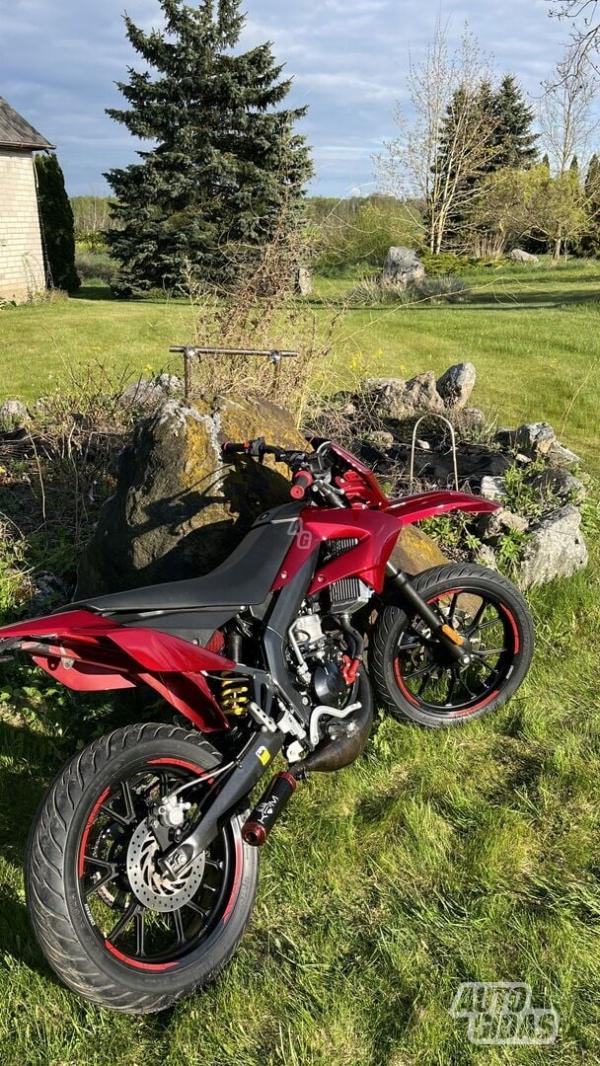 Red Derbi Senda 2016 in Radviliskis, with an engine capacity of 0.05 L and mileage of 11 thousand km for 2600 €, photo 3 on AUTOMOTO.COM.LV