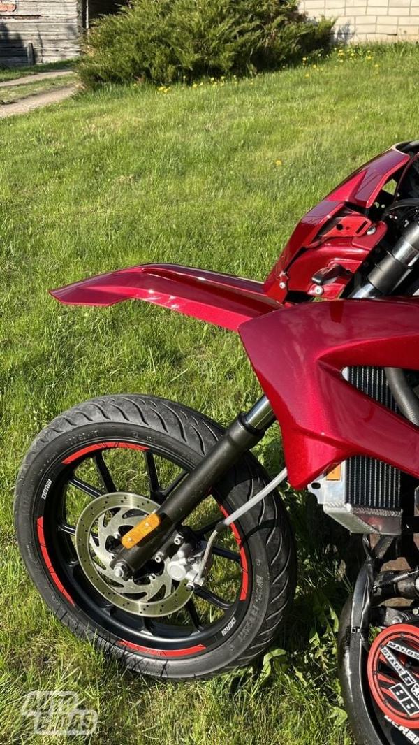 Red Derbi Senda 2016 in Radviliskis, with an engine capacity of 0.05 L and mileage of 11 thousand km for 2600 €, photo 6 on AUTOMOTO.COM.LV