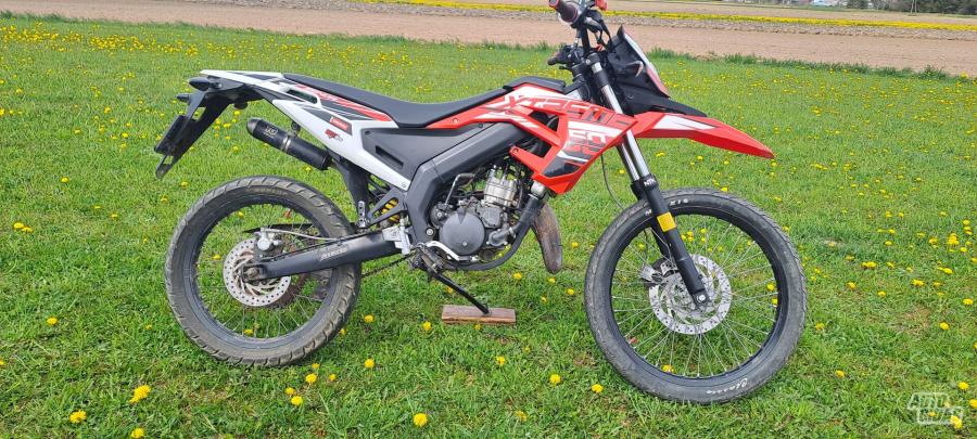Красный Derbi Senda 2019 в Мажейкяй, объемом двигателя 0.05 л и пробегом 0 тыс. км за 1950 €, фото 3 на AUTOMOTO.COM.LV