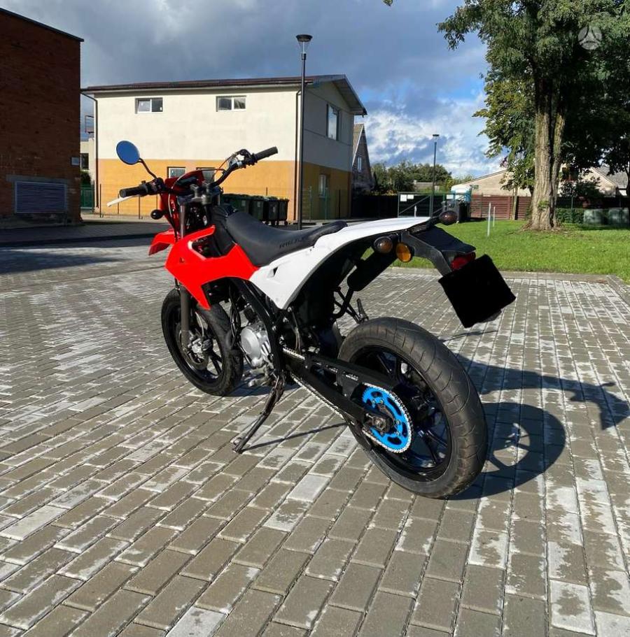 Red Derbi Senda 2023 in Taurage, with an engine capacity of 49.00 L and mileage of 20 thousand km for 1670 €, photo 6 on AUTOMOTO.COM.LV