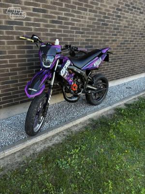 Violets Derbi Senda 2007 Akmenė, ar dzinēja tilpumu 0.05 L un nobraukumu 21 tūkst. km par 2500 €, foto  vietnē AUTOMOTO.COM.LV