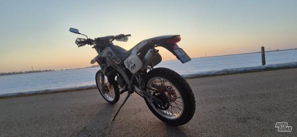 Balts Derbi Senda 2005 Raseiniai, ar dzinēja tilpumu 0.05 L un nobraukumu 15 tūkst. km par 1800 €, foto 3 vietnē AUTOMOTO.COM.LV
