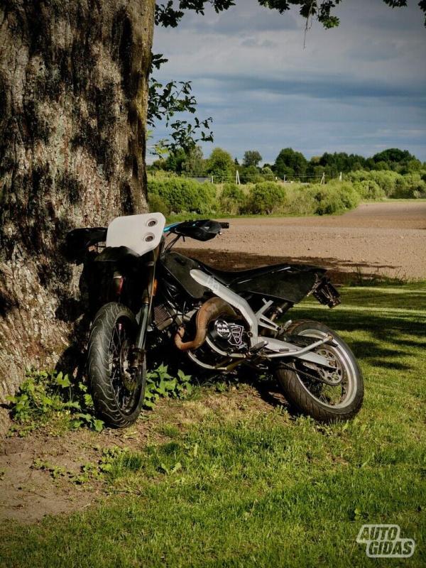 Balts Derbi Senda 2006 Viļņa, ar dzinēja tilpumu 0.05 L un nobraukumu 21 tūkst. km par 1100 €, foto 1 vietnē AUTOMOTO.COM.LV