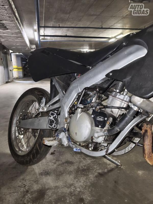 Balts Derbi Senda 2006 Viļņa, ar dzinēja tilpumu 0.05 L un nobraukumu 21 tūkst. km par 1100 €, foto 2 vietnē AUTOMOTO.COM.LV