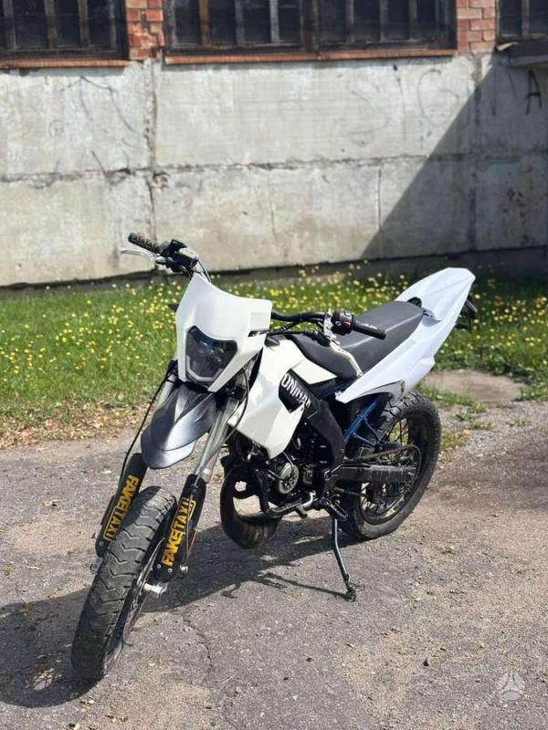 Balts Derbi Senda 2007 Tauragė, ar dzinēja tilpumu 49.00 L un nobraukumu 0 tūkst. km par 1500 €, foto 1 vietnē AUTOMOTO.COM.LV