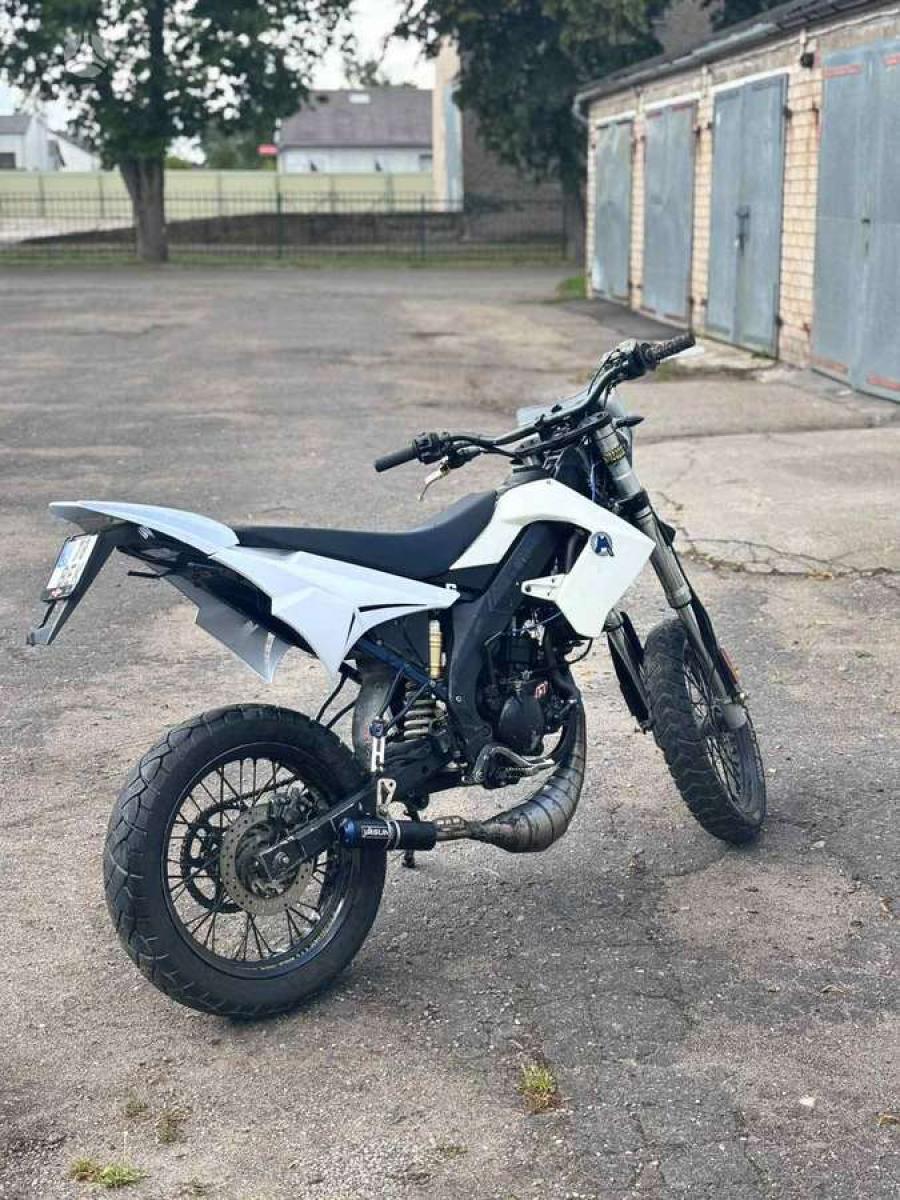 Balts Derbi Senda 2007 Tauragė, ar dzinēja tilpumu 49.00 L un nobraukumu 0 tūkst. km par 1500 €, foto 4 vietnē AUTOMOTO.COM.LV