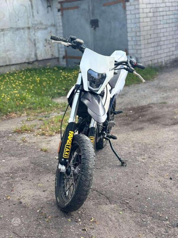 Balts Derbi Senda 2007 Tauragė, ar dzinēja tilpumu 49.00 L un nobraukumu 0 tūkst. km par 1500 €, foto 4 vietnē AUTOMOTO.COM.LV