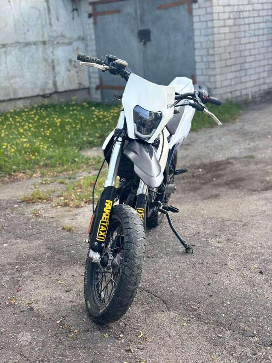 Balts Derbi Senda 2007 Tauragė, ar dzinēja tilpumu 49.00 L un nobraukumu 0 tūkst. km par 1500 €, foto 5 vietnē AUTOMOTO.COM.LV
