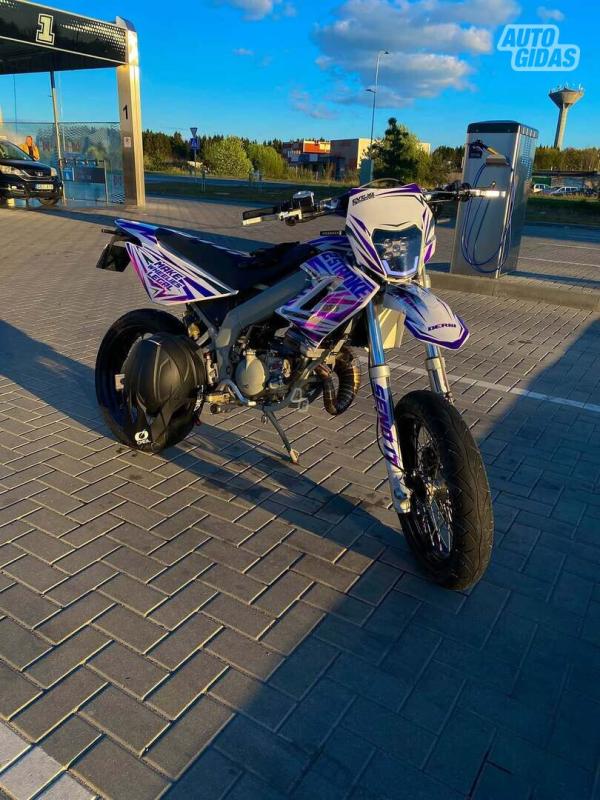 Balts Derbi Senda 2009 Gargždai, ar dzinēja tilpumu 0.05 L un nobraukumu 7 tūkst. km par 2000 €, foto 9 vietnē AUTOMOTO.COM.LV