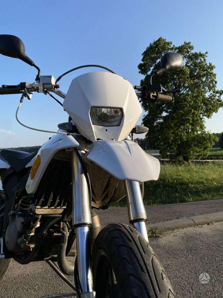 Balts Derbi Senda 2010 Plungė, ar dzinēja tilpumu 49.00 L un nobraukumu 14 tūkst. km par 1200 €, foto 6 vietnē AUTOMOTO.COM.LV
