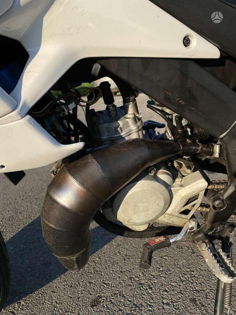 Balts Derbi Senda 2010 Plungė, ar dzinēja tilpumu 49.00 L un nobraukumu 14 tūkst. km par 1200 €, foto 8 vietnē AUTOMOTO.COM.LV