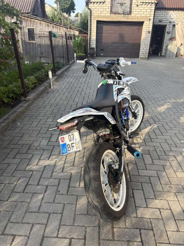 White Derbi Senda 2014 in Raseiniai, with an engine capacity of 50.00 L and mileage of 0 thousand km for 2250 €, photo 2 on AUTOMOTO.COM.LV
