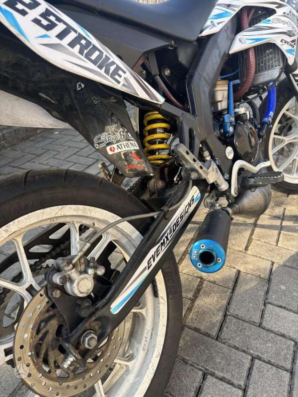White Derbi Senda 2014 in Raseiniai, with an engine capacity of 50.00 L and mileage of 0 thousand km for 2250 €, photo 8 on AUTOMOTO.COM.LV