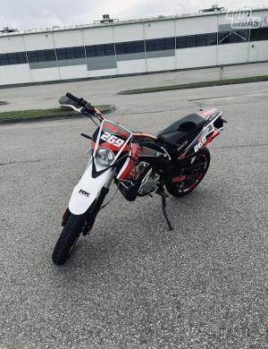 White Derbi Senda 2015 in Kaunas, with an engine capacity of 0.05 L and mileage of 25 thousand km for 1700 €, photo 2 on AUTOMOTO.COM.LV
