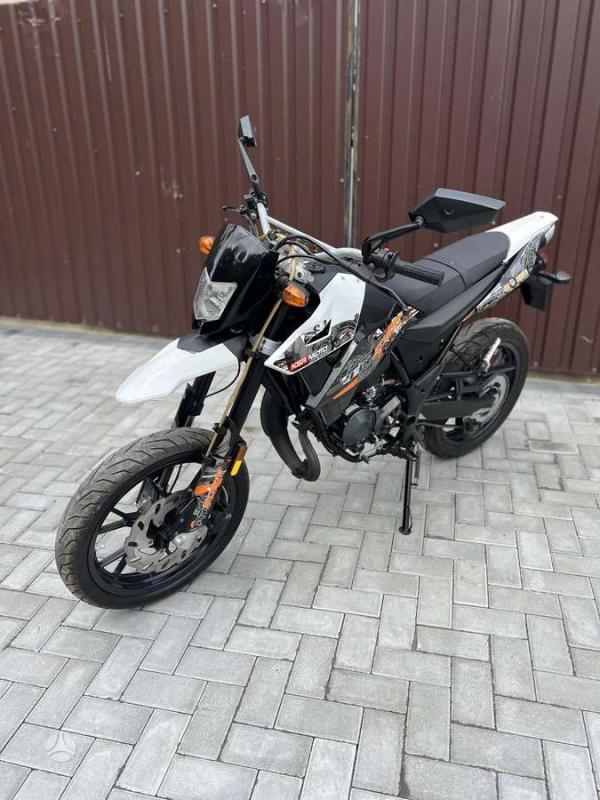 White Derbi Senda 2015 in Kaunas, with an engine capacity of 49.00 L and mileage of 2 thousand km for 1750 €, photo 2 on AUTOMOTO.COM.LV