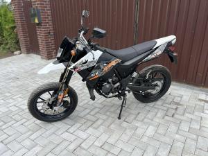 White Derbi Senda 2015 in Kaunas, with an engine capacity of 49.00 L and mileage of 2 thousand km for 1750 €, photo 5 on AUTOMOTO.COM.LV