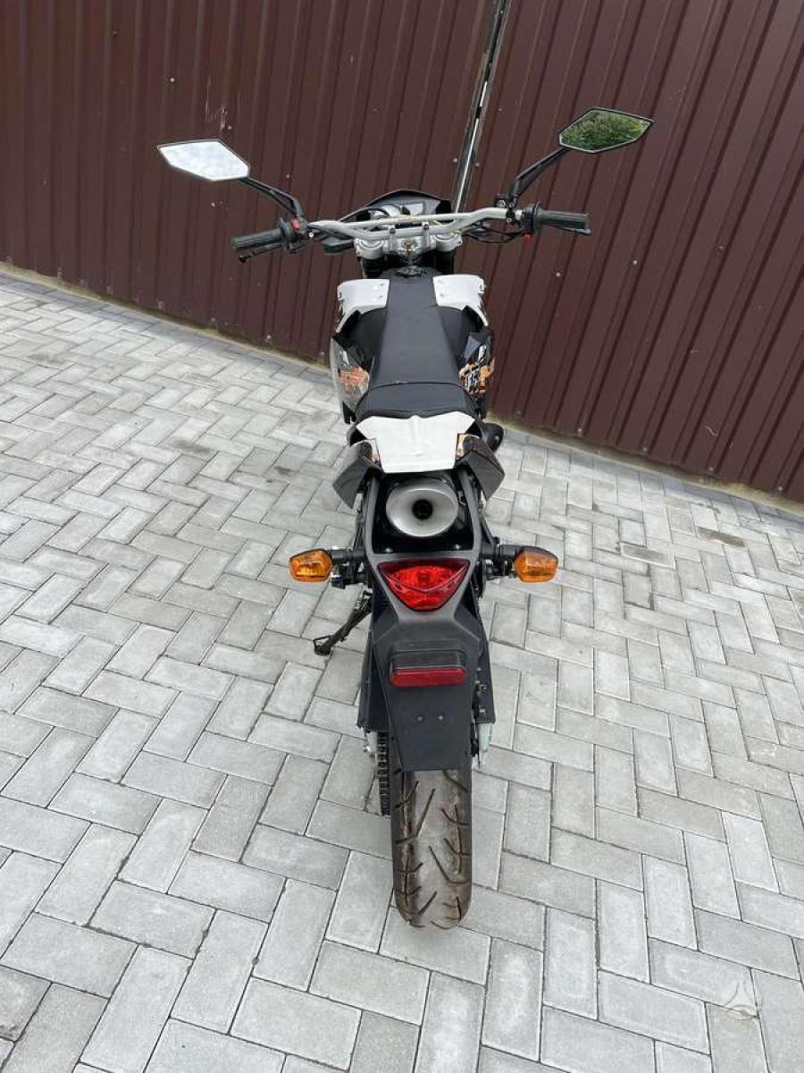White Derbi Senda 2015 in Kaunas, with an engine capacity of 49.00 L and mileage of 2 thousand km for 1750 €, photo 7 on AUTOMOTO.COM.LV