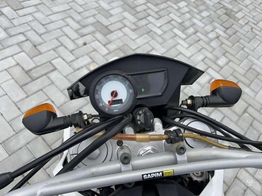 White Derbi Senda 2015 in Kaunas, with an engine capacity of 49.00 L and mileage of 2 thousand km for 1750 €, photo 13 on AUTOMOTO.COM.LV