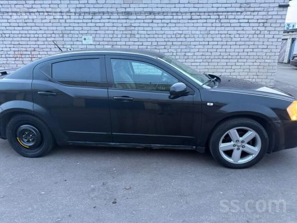 Black Dodge Avenger 2008 in Riga, with an engine capacity of 2.70 L and mileage of 230 thousand km for 700 €, photo 4 on AUTOMOTO.COM.LV