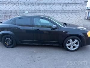 Black Dodge Avenger 2008 in Riga, with an engine capacity of 2.70 L and mileage of 230 thousand km for 700 €, photo 4 on AUTOMOTO.COM.LV