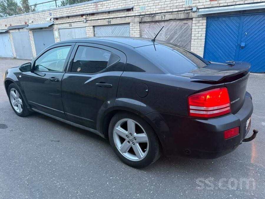 Black Dodge Avenger 2008 in Riga, with an engine capacity of 2.70 L and mileage of 230 thousand km for 700 €, photo 9 on AUTOMOTO.COM.LV